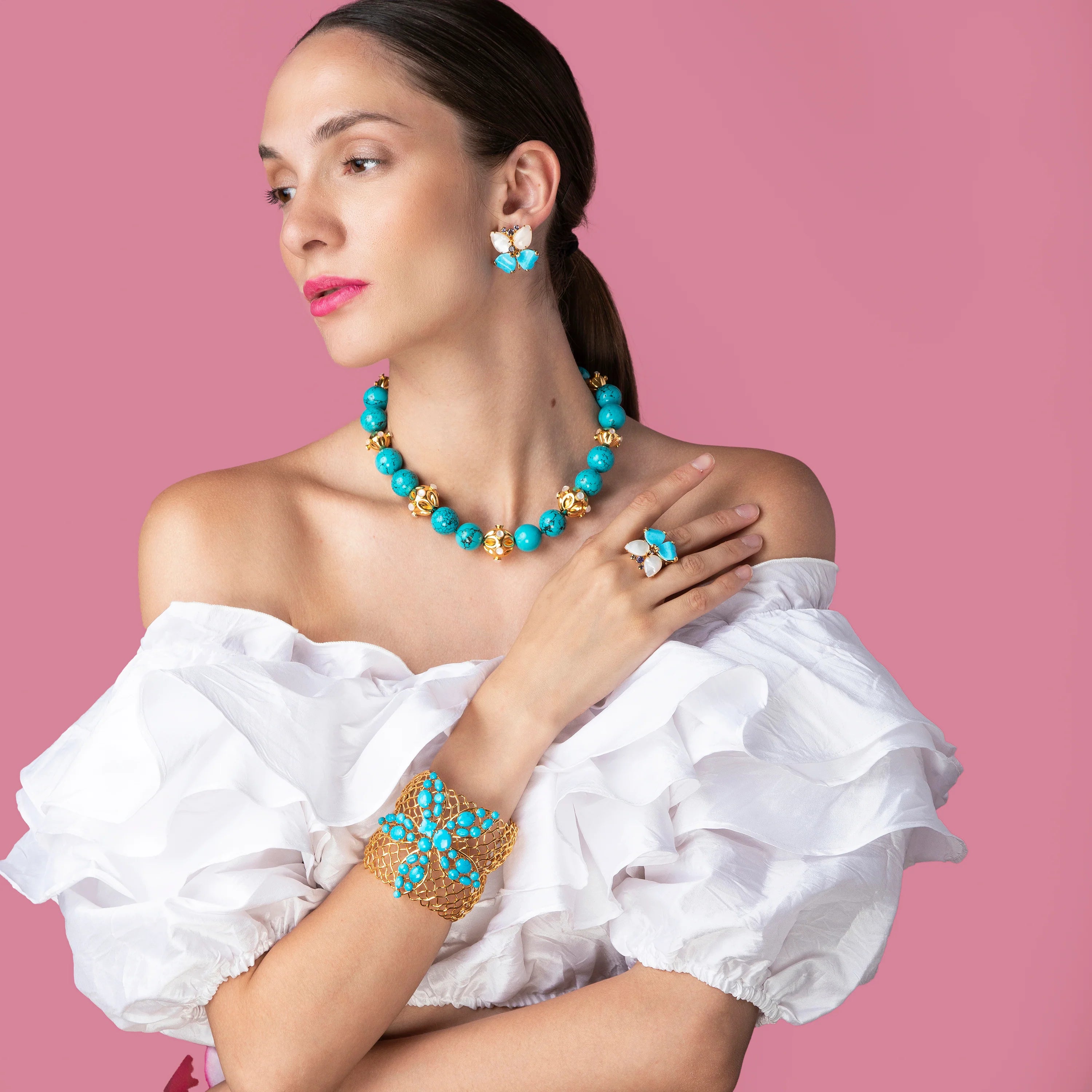 What to Wear With Statement Necklaces: 7 Tips to Style Bold Looks – Bounkit